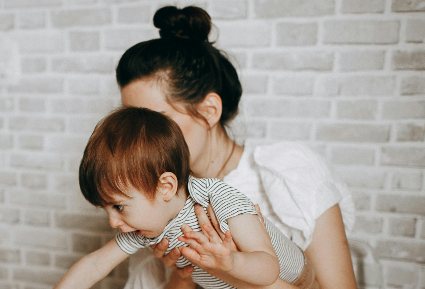 Modeling picking: Is skin picking a learnt behavior? | SkinPick.com